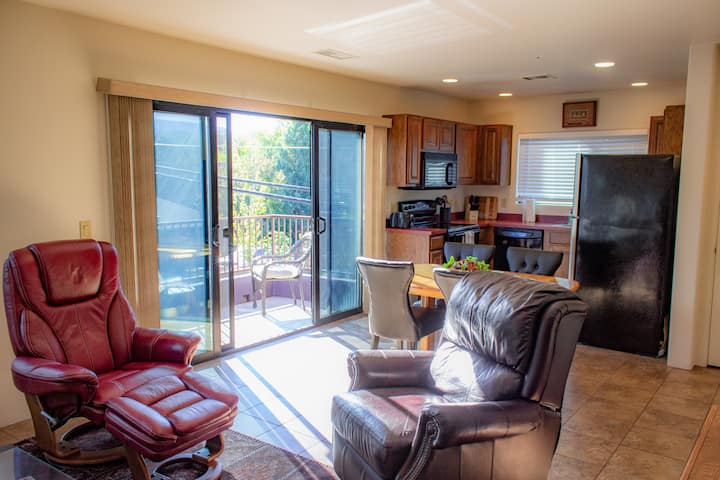 Shaman's Den - Serenely Decorated Space W/a View - Sedona, AZ
