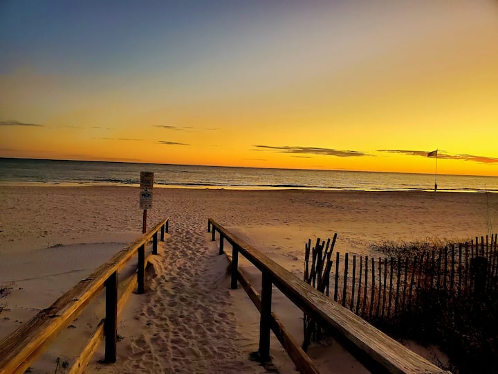 Book A Beautiful Orange Beach Vacation-great Rate! - Orange Beach, AL