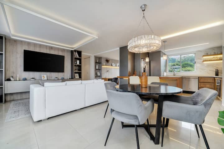 Luxury Escape With Private Jacuzzi And Workspace - Medellín, Colombia