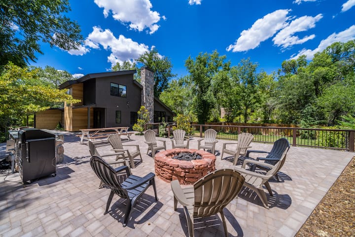 3200 Sqft New Luxe Cabin | Sleeps 14 | 5 Min To Dt - Sedona, AZ