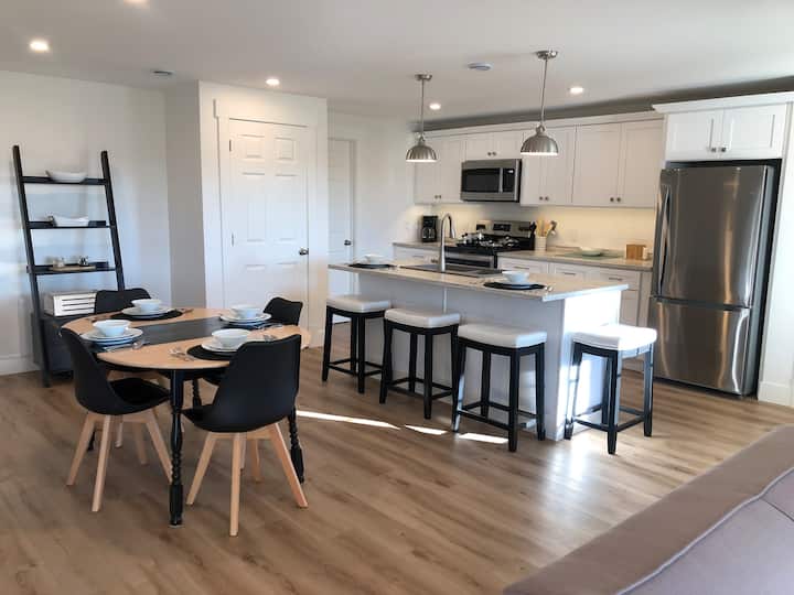 Brand New 2 Bedroom Suite/king Bed/free Parking - Charlottetown