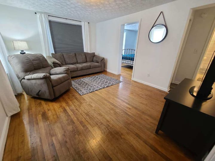 Clean/safe/quiet Near Hvmc/domtar/eastman - Fort Patrick Henry Lake, TN