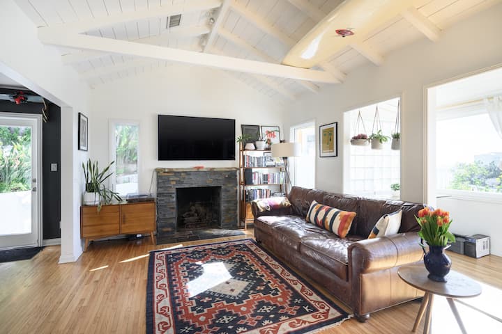 Light Filled Artist Bungalow - Hollywood, CA