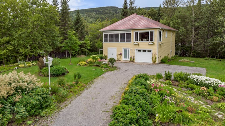 Maison Lac-beauport, Au Bord Du Lac Tourbillon - Québec, QC