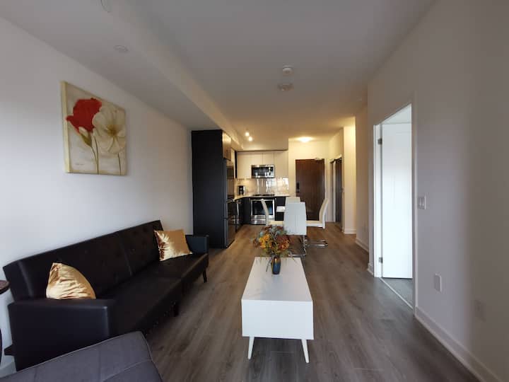 New Spacious And Bright 1 Br+den Condo - Vaughan