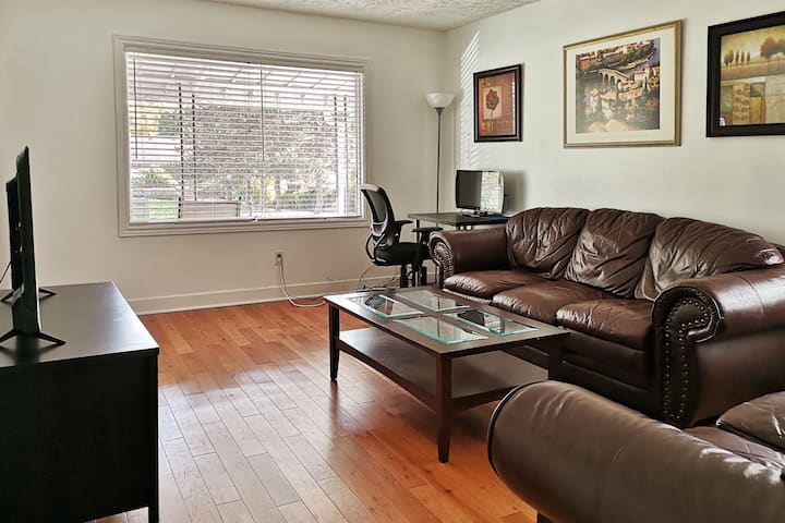 Spacious Park-view Bungalow 15 Min Walk To Falls - Niagara Falls, NY