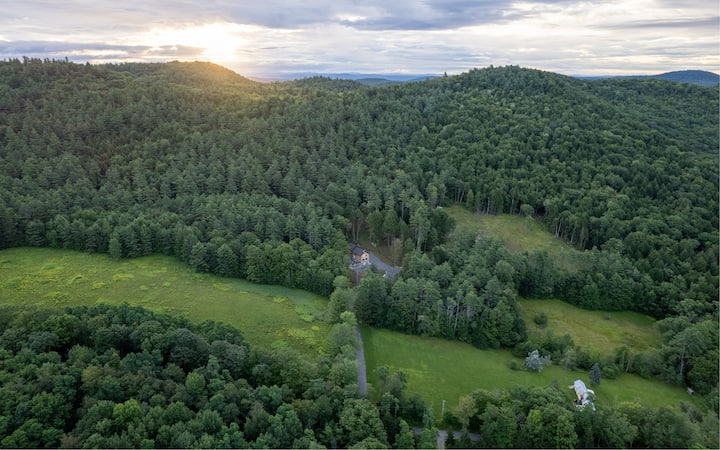 Private Lodge, Hot Tub, Sauna, Fire Pit, Near Town - Vermont