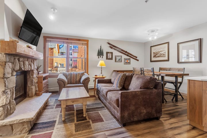 In River Run Village! Pool, Hot Tub, Free Parking - Keystone, CO