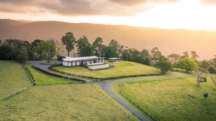 Breathtaking Four Bedroom Hinterland Residence - Beechmont
