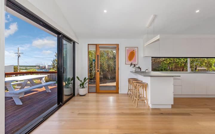 Sunset Shack - Sleeps 6 - Dog Friendly! - Queenscliff