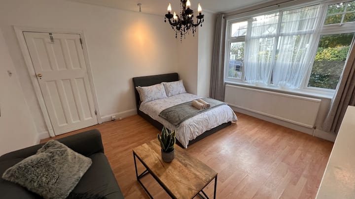 *New* Huge Double 20mins To King's Cross Station - Mill Hill
