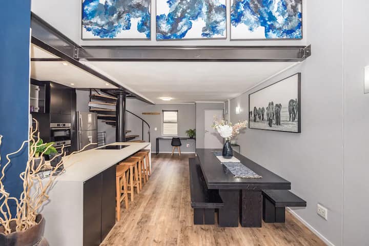 Modern 1br In De Waterkant W/table Mountain Views! - Camps Bay