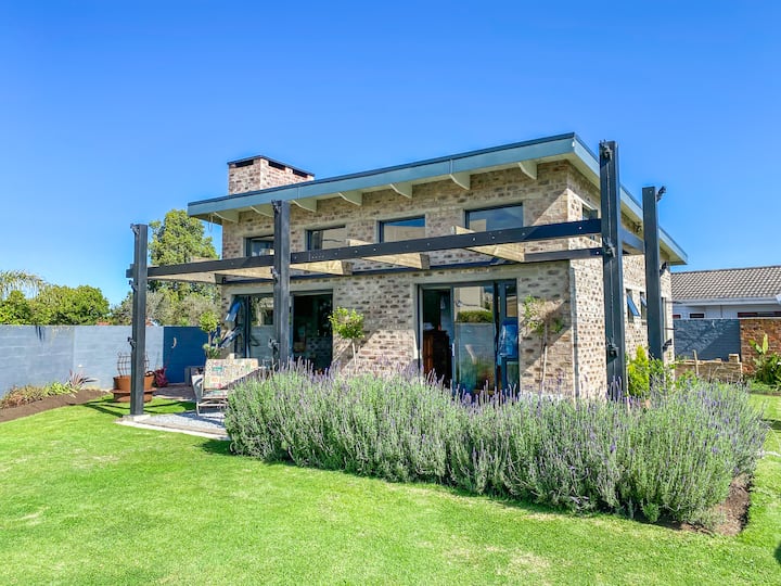 Charming Barn Style Stay - George