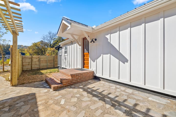 Cheerful <Tiny Home> Downtown Secret Treasure! - Knoxville, TN