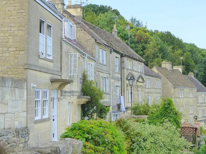 Honeybee Cottage • Panoramic Views & Near Bath - Bradford-on-Avon