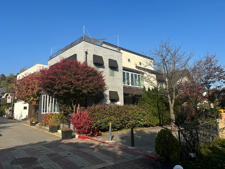 Villa Mir: Forest & Terrace - Seongnam-si