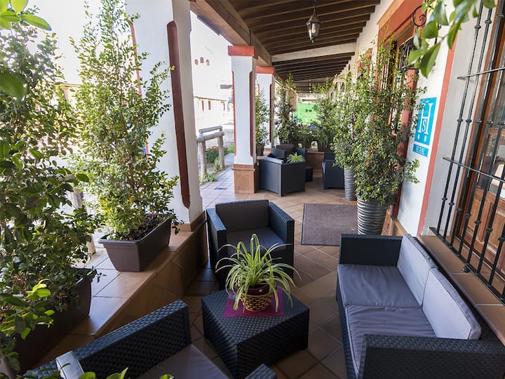 Encantador Hostal Con Patio Andaluz - Almonte