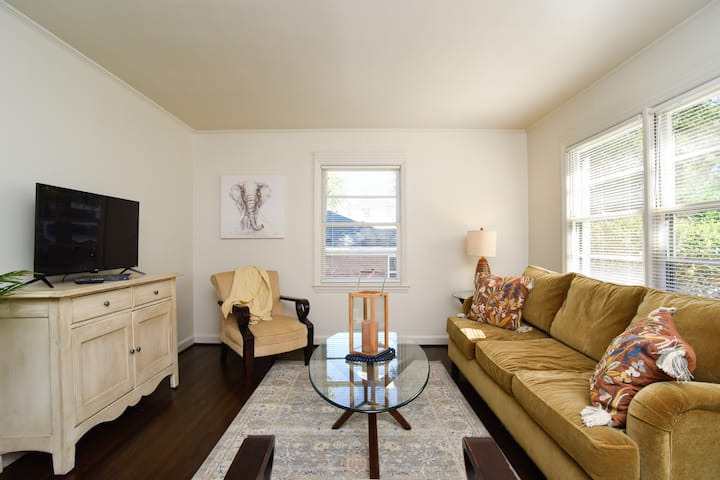 Park Road/montford Walk To Shops! - Charlotte