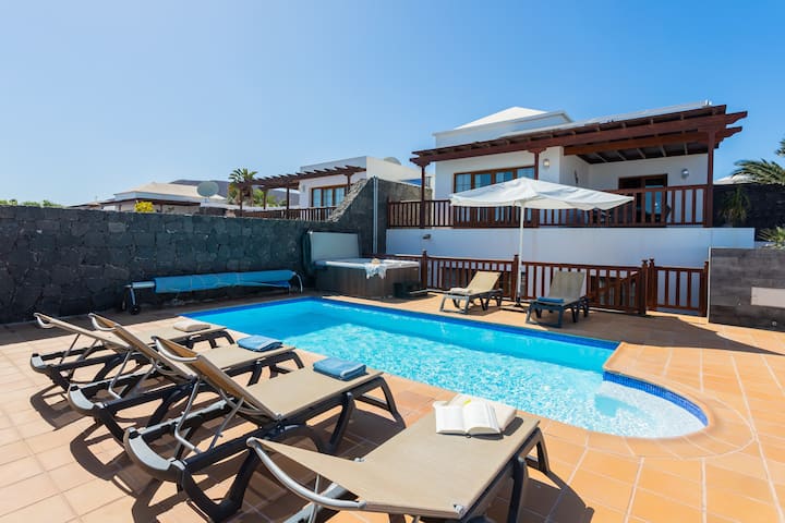 Villa Sophie, 4 Habitaciones Y Piscina Privada - Playa Blanca