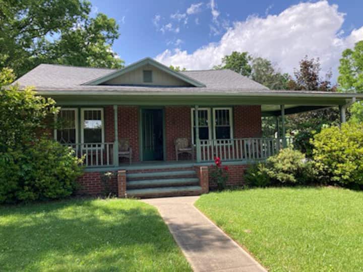 Country Cozy; Space To Spread - Hendersonville, NC