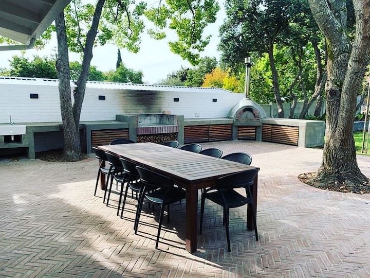 4-bedroom Child-friendly Family Home - Stellenbosch