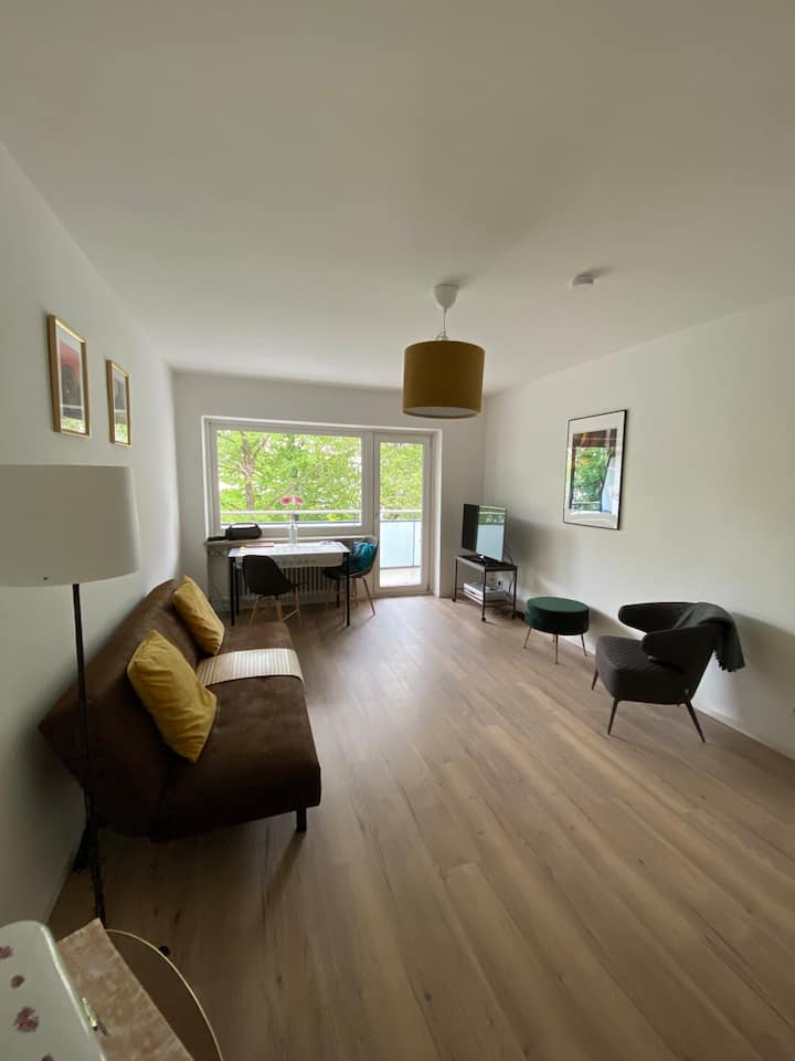 Zwei Zimmer Wohnung Mit Balkon - Munich