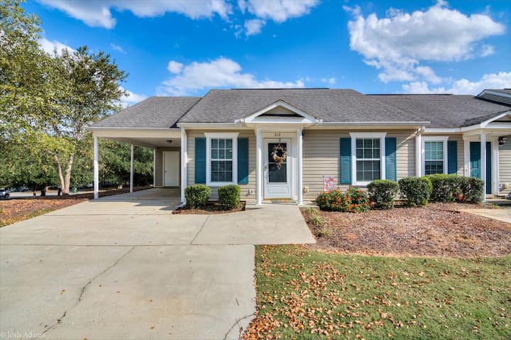 Cheerful And Comfortable 3 Bedroom Townhouse - Adams Lake, Evans