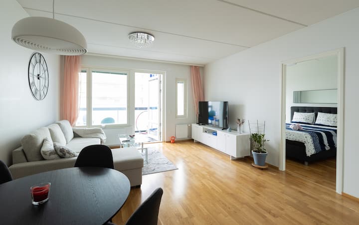 Lovely 2 Room Apartment With Free Parking - Helsinki Airport (HEL)