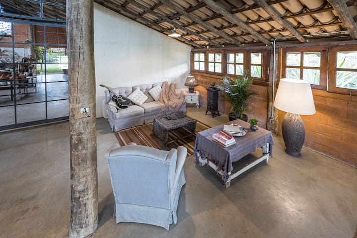 Mezzanino No Ateliê Da Artista - Bragança Paulista