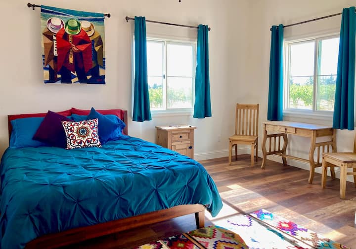 Tranquility On Coyote Moon Vineyard-sunset Room - San Miguel, CA
