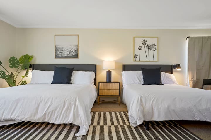 Charming Double Queen Room At Boutique Hotel - Mendocino, CA