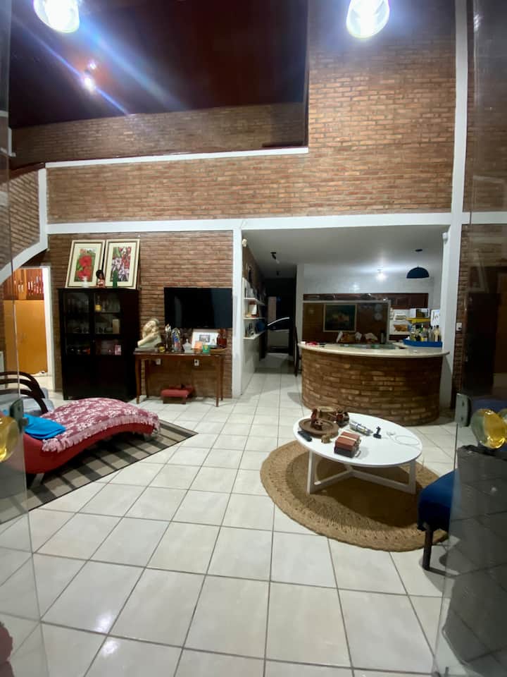 Casa Com Piscina E Churrasqueira. - Luís Correia