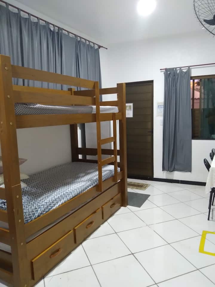 Suíte Linda No Centro. Oferecemos Garagem. - Arraial do Cabo
