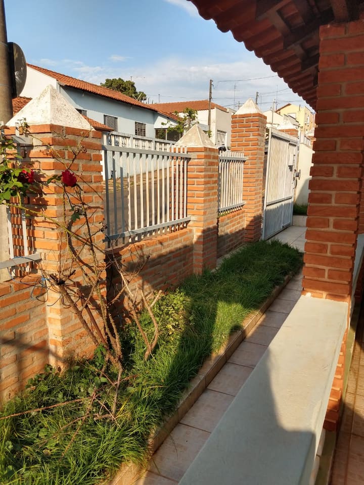 Casa Para Familiares E Amigos - Brotas