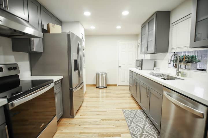Seattle Getaway: Modern 4br Close To Airport/city - Seattle, WA