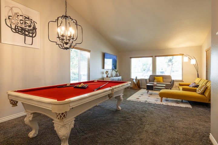 Family 3br Pool Home Near Yaamava' /Billiard/bbq - Fontana, CA