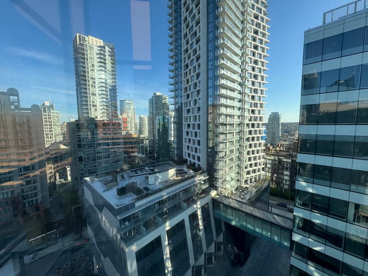 2 Bedroom Penthouse Loft Dt Van! - Vancouver