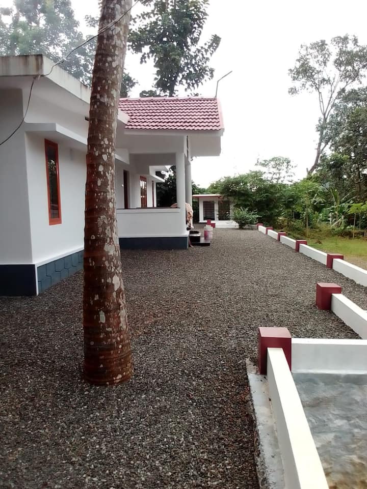 3 Bedroom Gated Farm House With Ample Parking - Pala