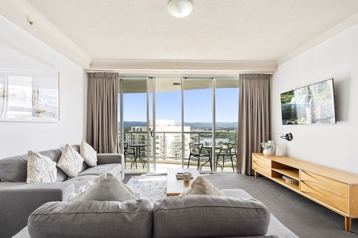 Unit At Chevron Renaissance - Surfers Paradise