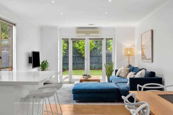 Mia's Place In Geelong West - Geelong