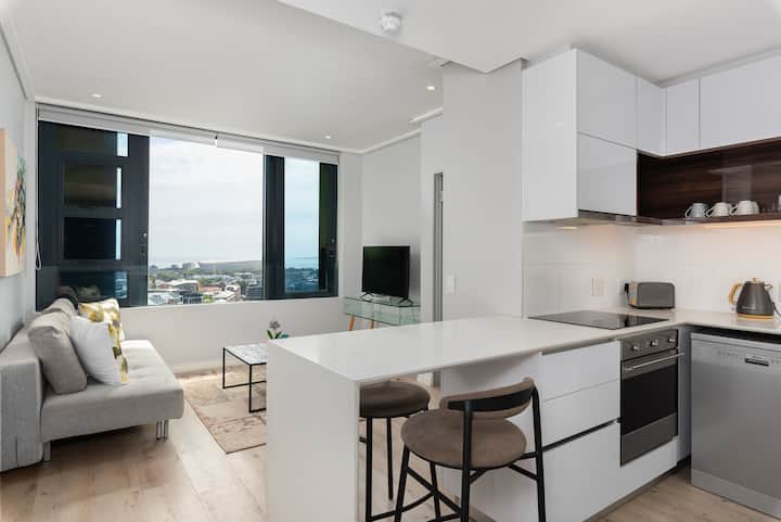 1-bed Apartment With Mountain, City And Ocean Views - Western Cape