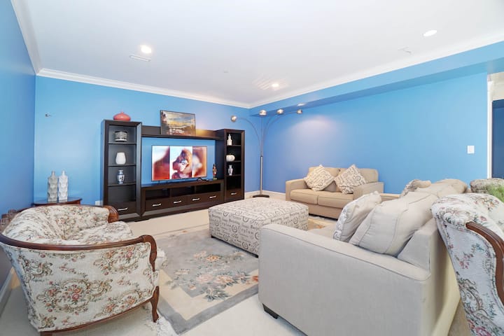 Modern 2br Home | Prime West Vancouver Location - 西溫哥華