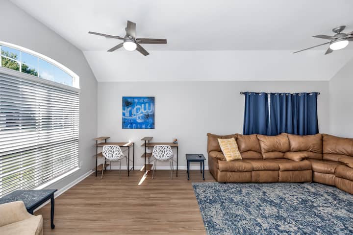 Affordable Large Family Home Close To Everything. - Huntsville