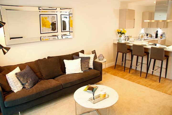 *Stylish 2 Bedroom Welwyn Garden City-free Parking - St Albans