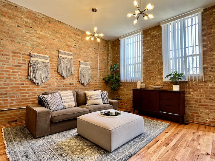 Spacious & New Modern-chic Condo Close To Downtown - Wicker Park - Chicago
