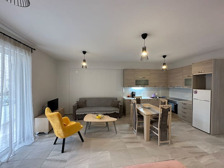 Family House In A Quiet Neighbourhood - Saranda