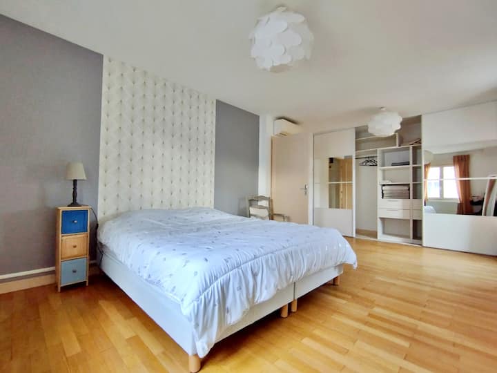 Maison Beaumont 180 M2  - 4 Ch - Parking - Bourges