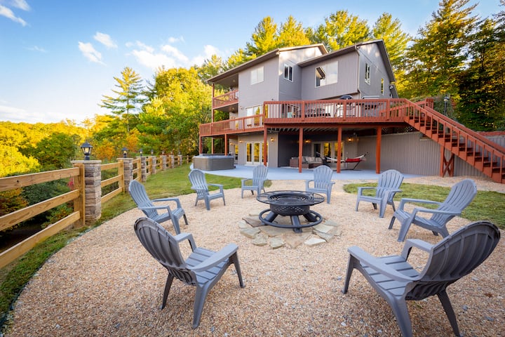 Pvt. Mtn Home W/views, Hottub, Steam Shower, 5beds - Murphy, NC