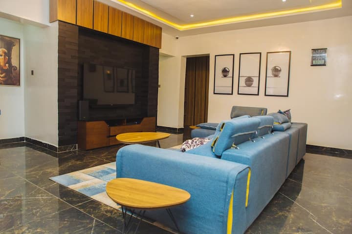 Fabulously Furnished 3-bedroom Apartment - Abuja