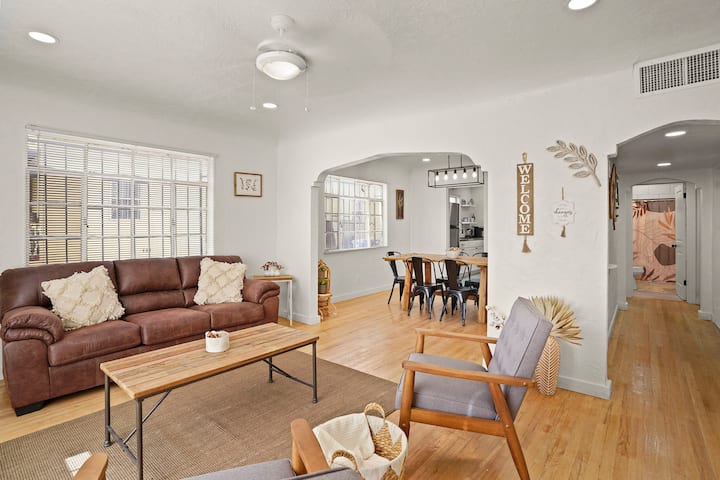 Spacious Casa 3br/ 2ba/ King Bed/ Near Dt & Utep - El Paso